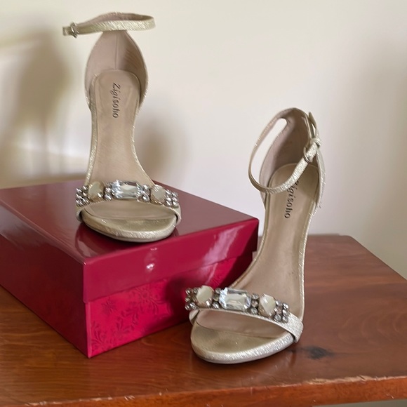 Zigi Soho | Shoes | Zigi Soho Gold Shimmering High Heeled Sandals ...